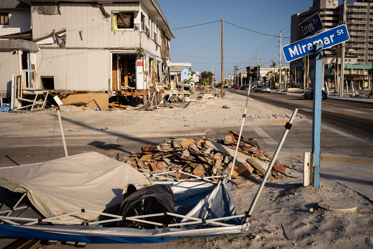 LERT volunteers from Concordia University, St. Paul, Minn., Concordia ...